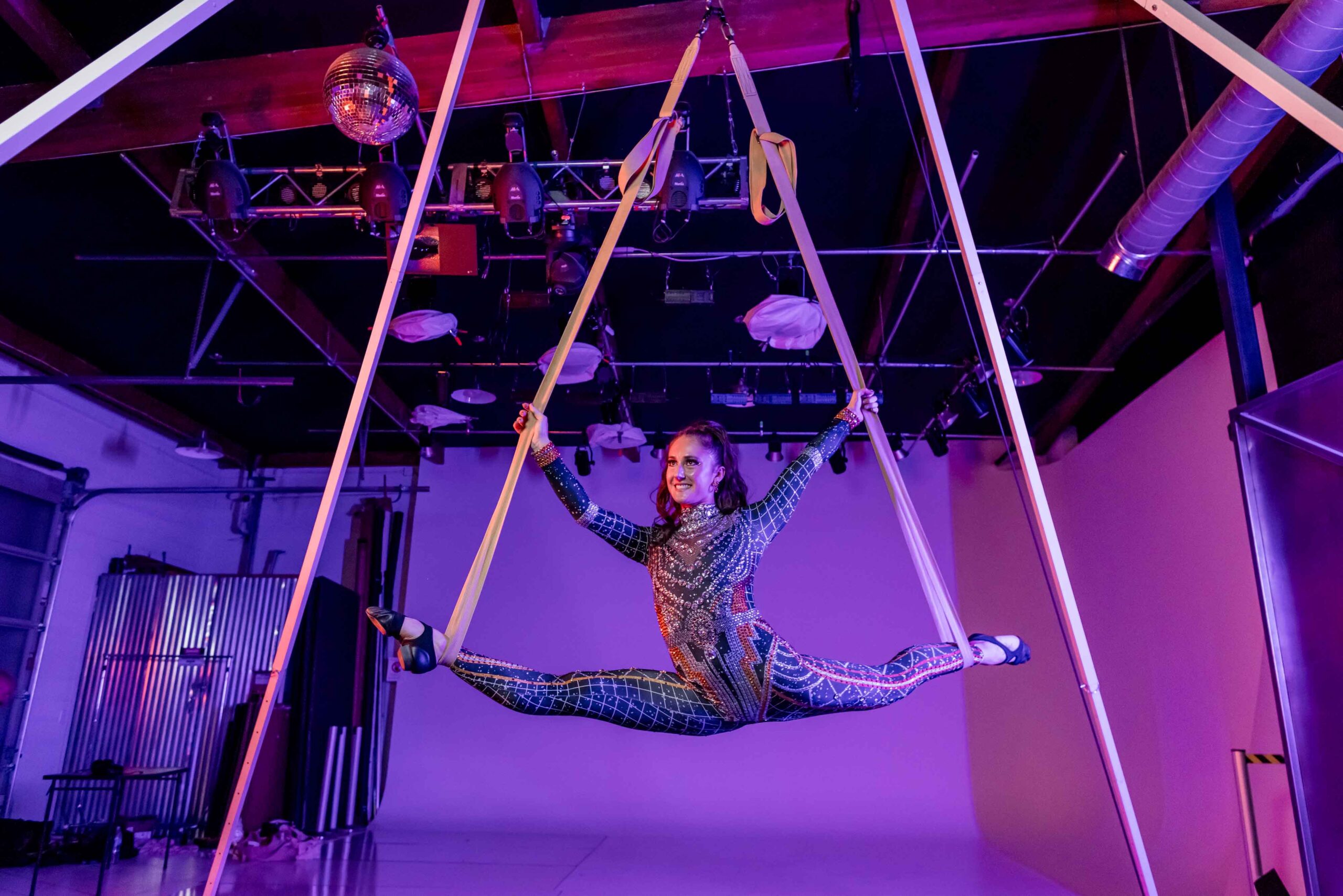 Aerial Artists - Dominant Entertainment